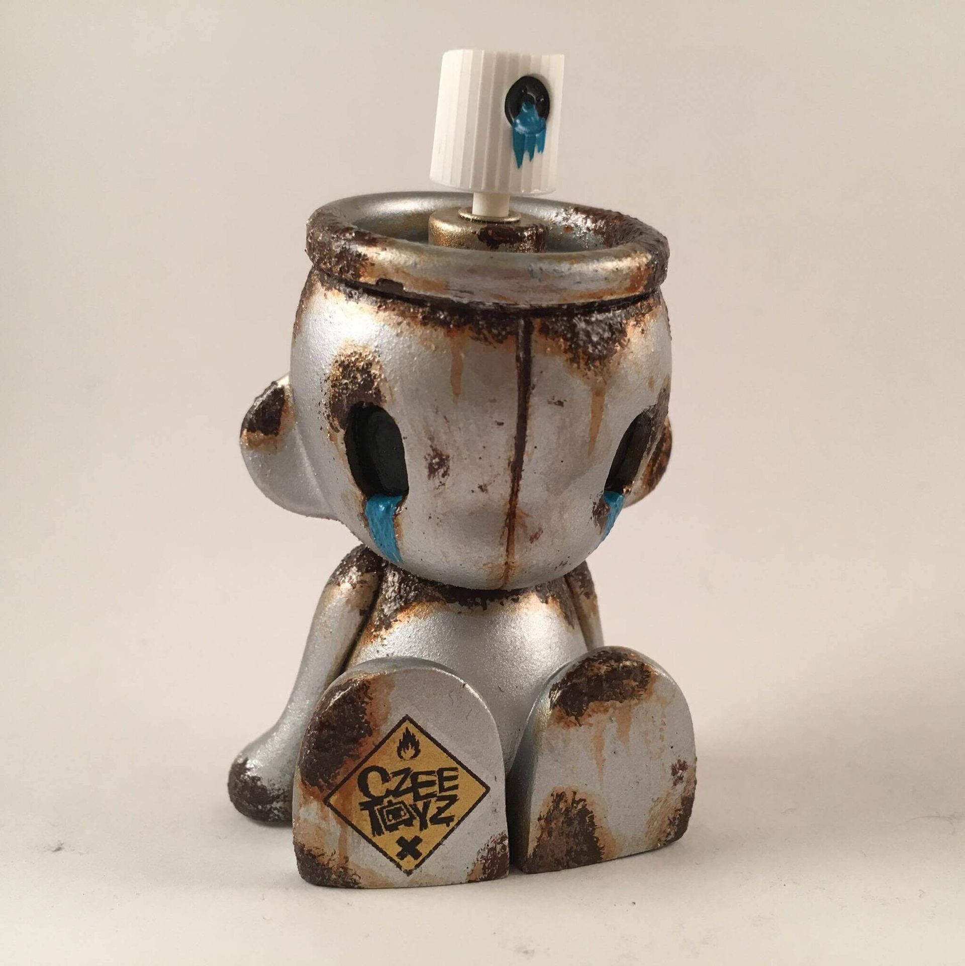 Empty The Micro Kidrobot Munny By Czee13 - The Toy Chronicle