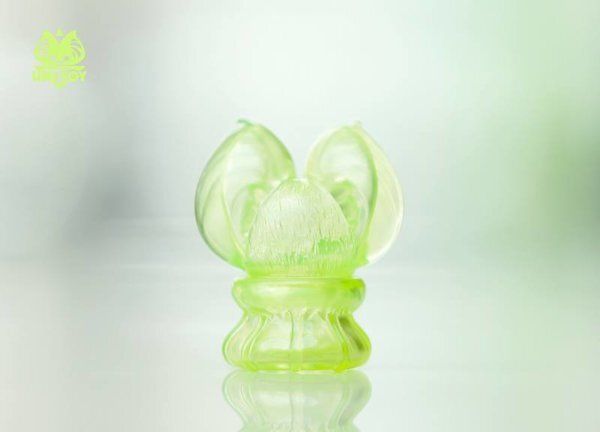 SITTING YOKI Clear Green STS edition By UNITOY - The Toy Chronicle