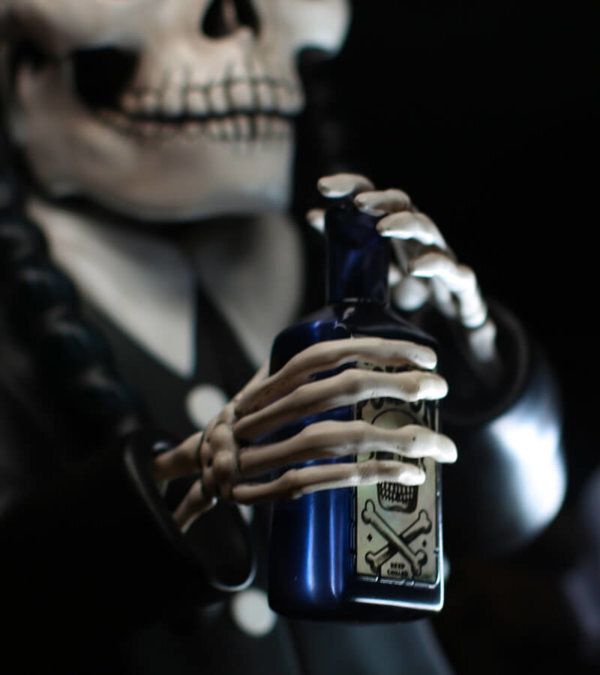 Poison Wednesday Art Figure By Alex Solis - The Toy Chronicle