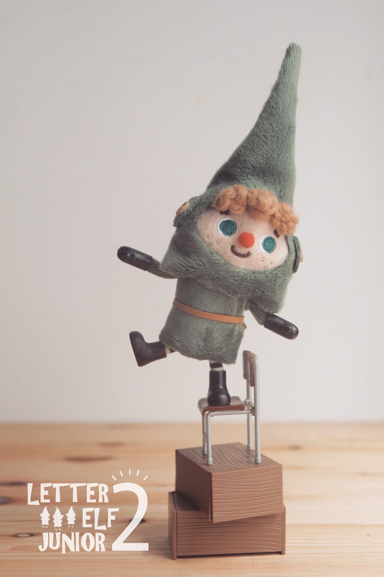 Green Elf Jr 2.0 By TWO HANDS STUDIO x MERRY GO ROUND - The Toy Chronicle