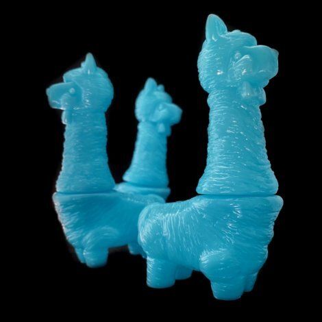 PACA - BLUE GLOW Blank by uhoh Toys - The Toy Chronicle