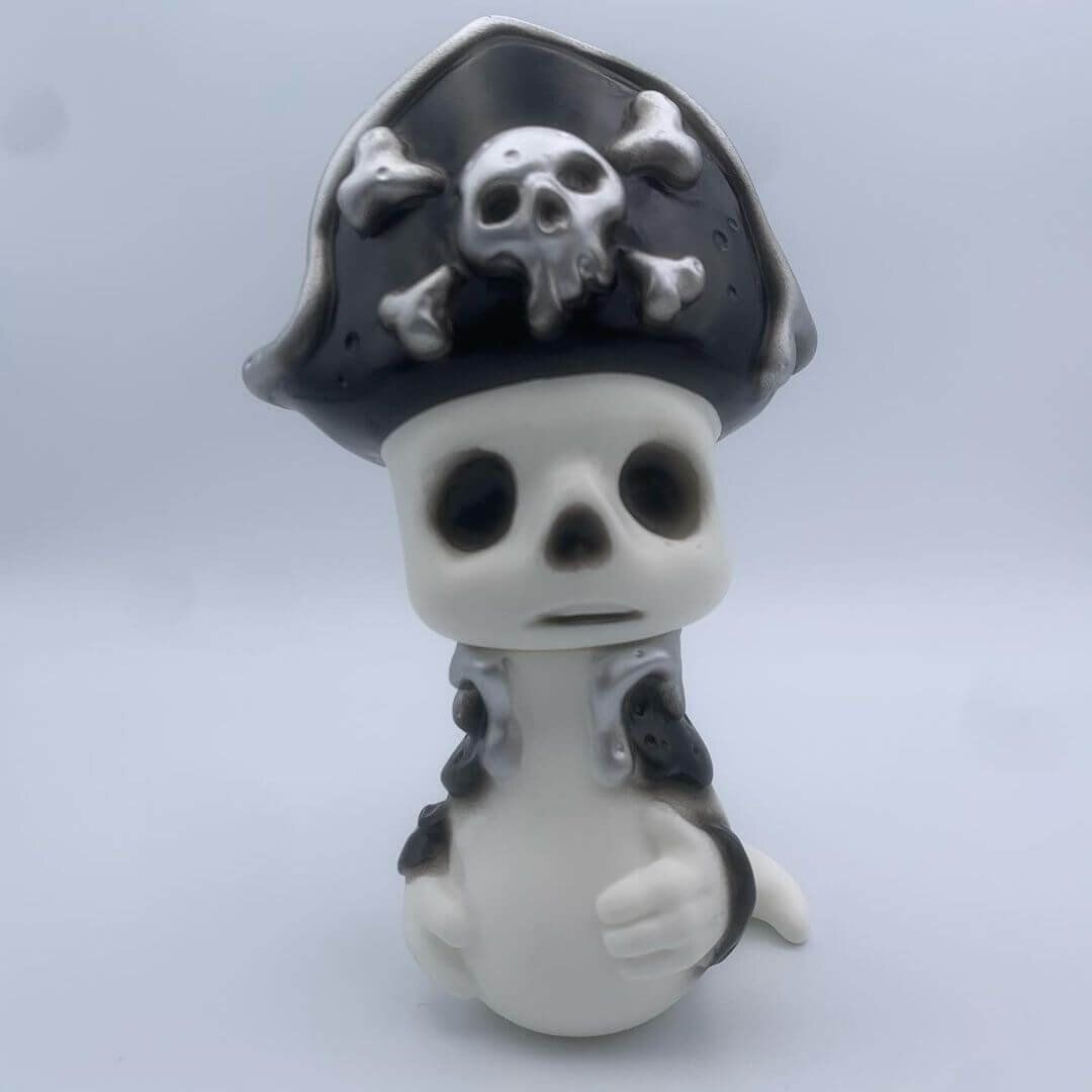 CAPTAIN HENRY Classic Style by Jelly Roger - The Toy Chronicle