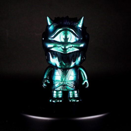 Mutant Vinyl Hardcore×RED SHARK CHIBI Jiu-jitsu ollie - The Toy Chronicle