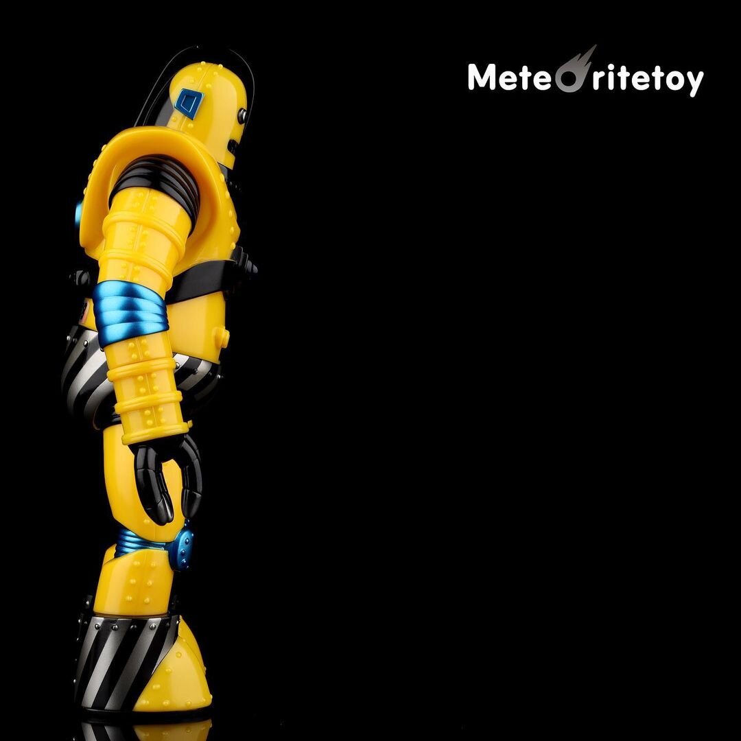 Yellow Robot R78 by Meteoritetoy - The Toy Chronicle