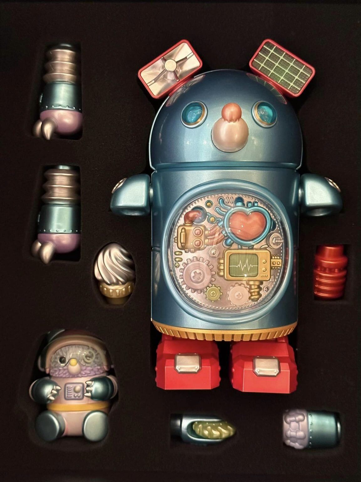 POP MART x KWONG x Instinctoy M-8 Robot - The Toy Chronicle